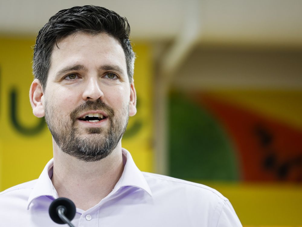 Ottawa may have to adjust future help for Ukrainian refugees: minister ...