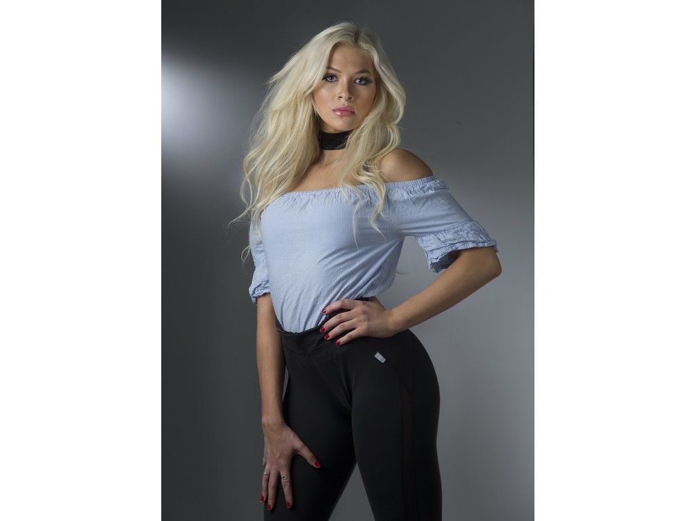 SUNshine Girl Riley | Toronto Sun