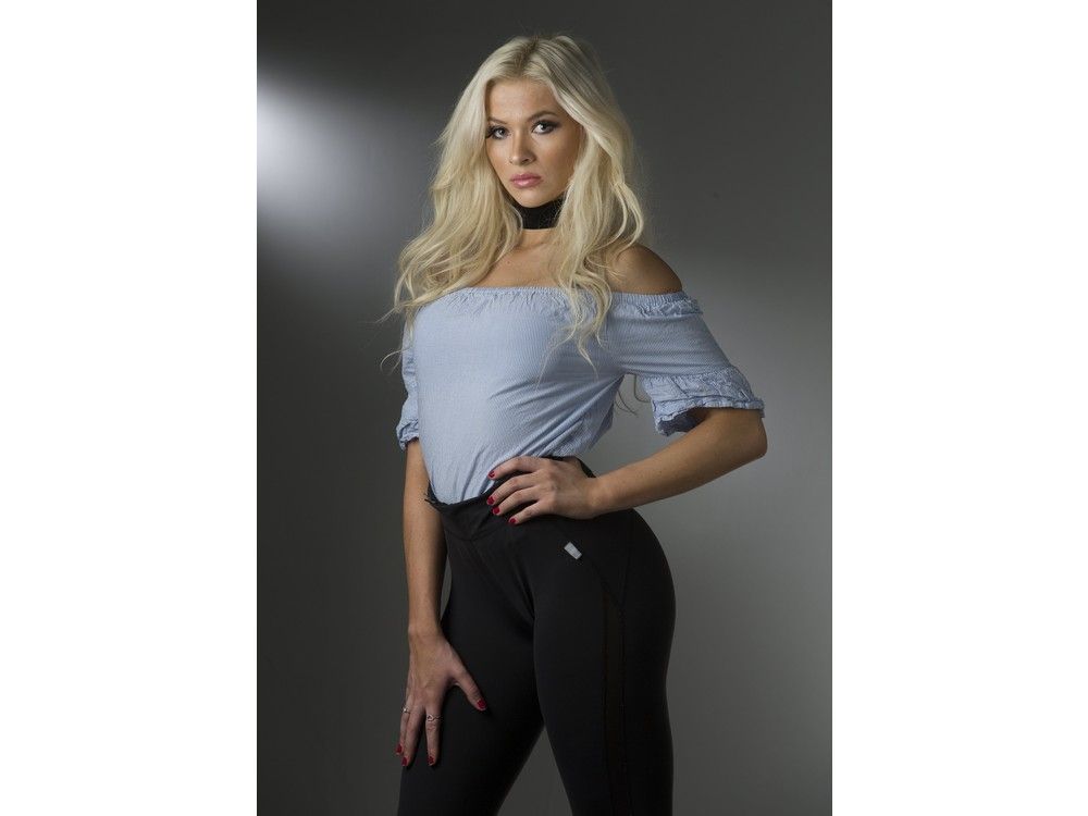 SUNshine Girl Riley | Toronto Sun