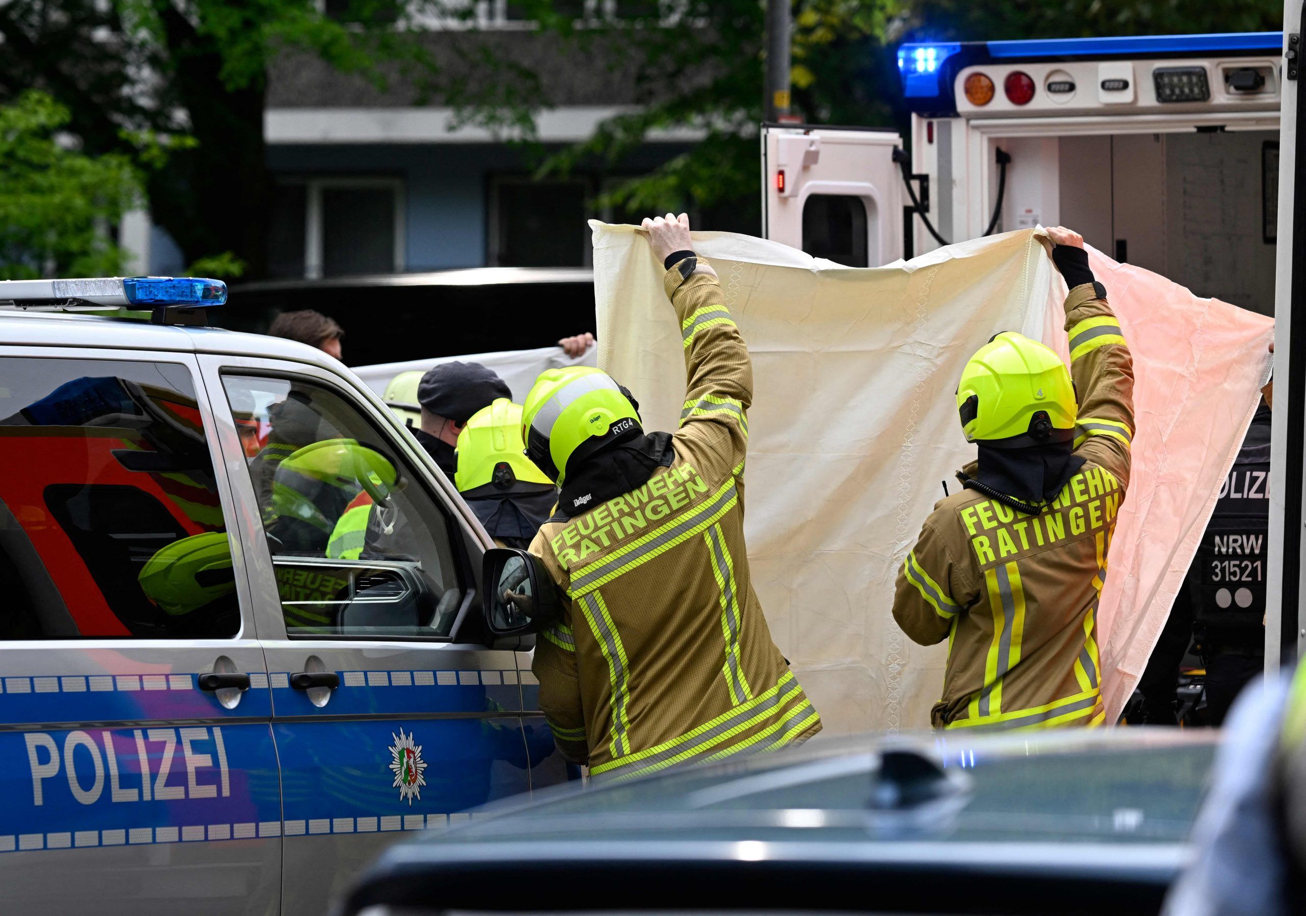 Explosion at apartment building in Germany injures 12 first responders ...