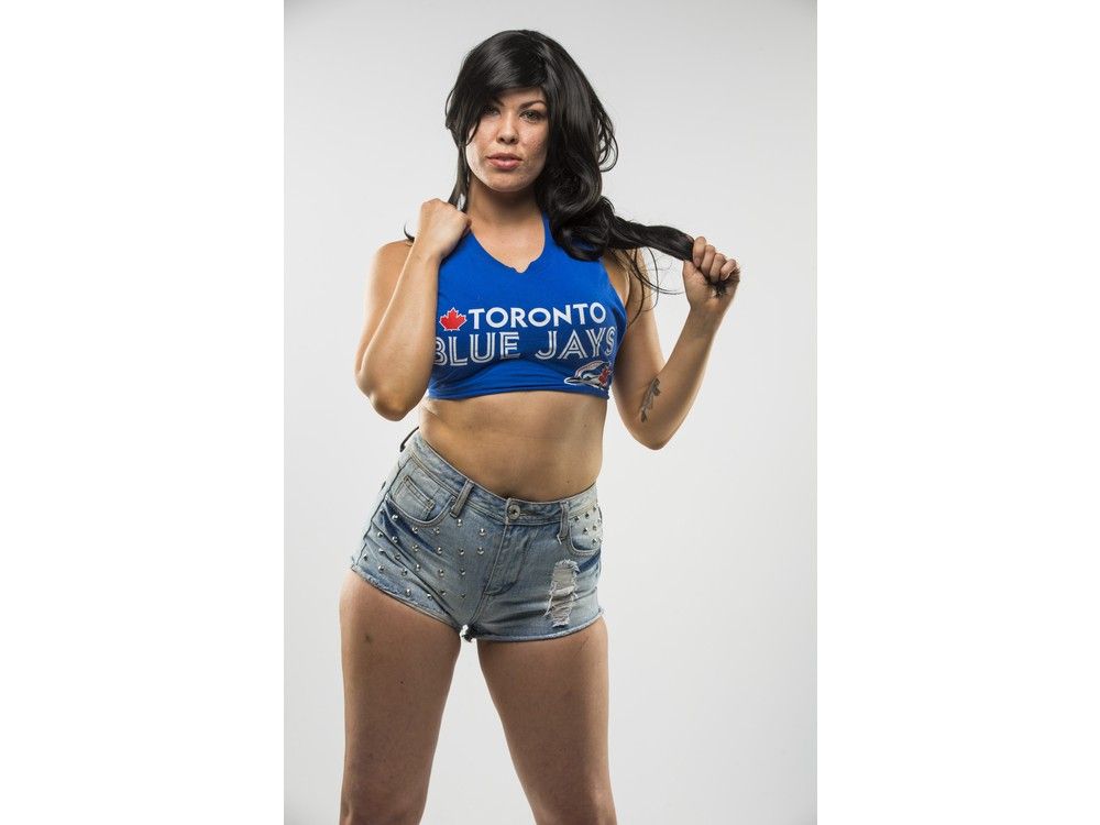 SUNshine Girl Dee | Toronto Sun