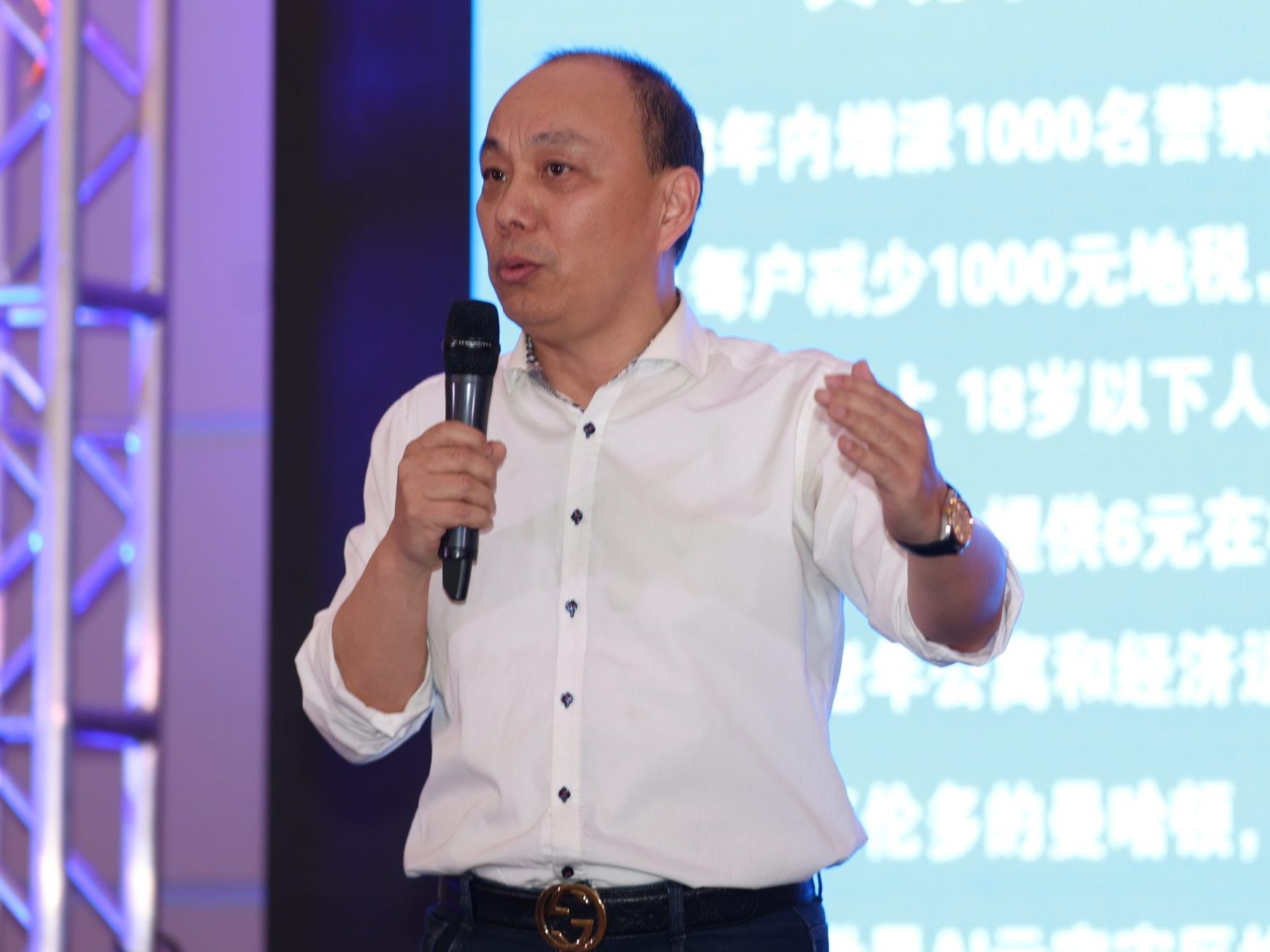 What’s the deal with mayoral candidate Edward Gong and all his signs ...