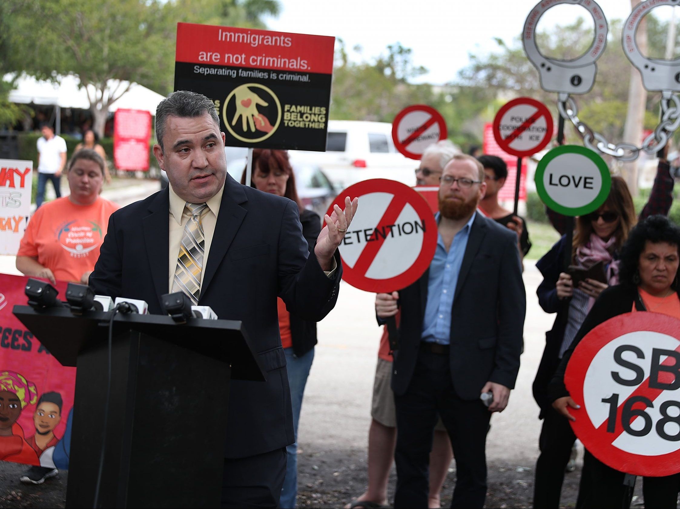 STOSSEL: Smearing others to keep bolstering the bank account | Toronto Sun