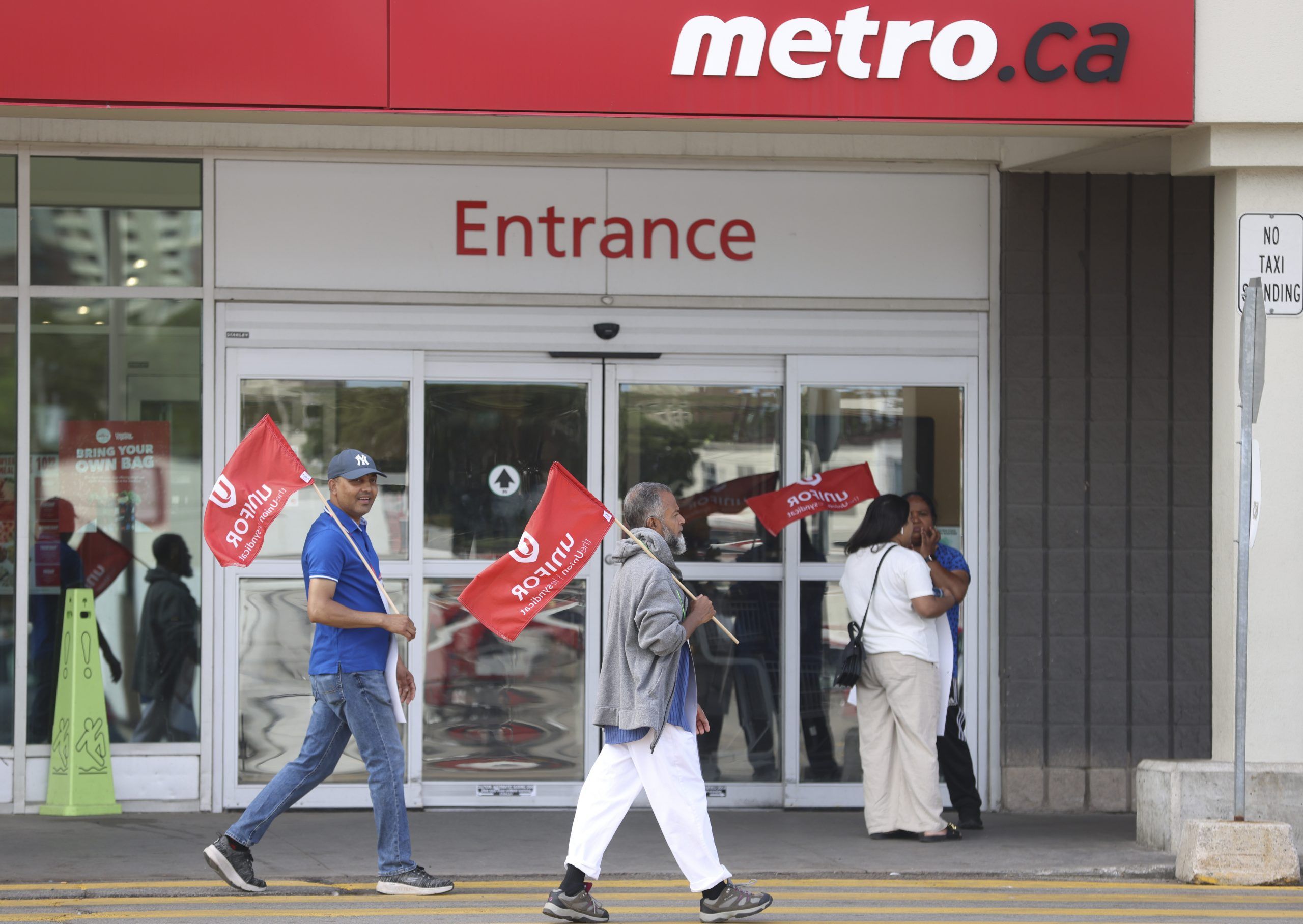 Metro asks ministry for help reaching deal with striking GTA workers ...