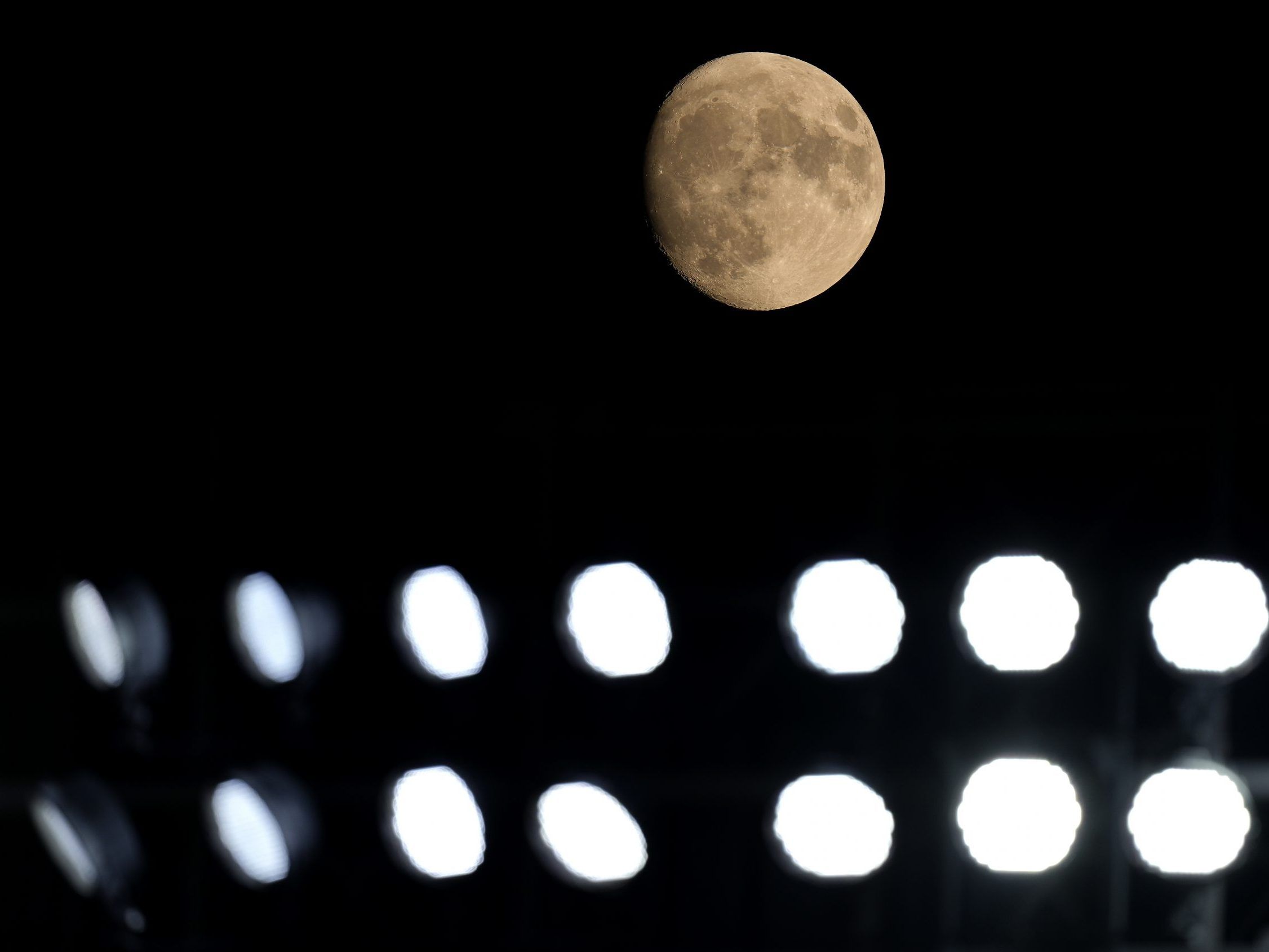 Rare blue supermoon brightens the night sky this week | Toronto Sun
