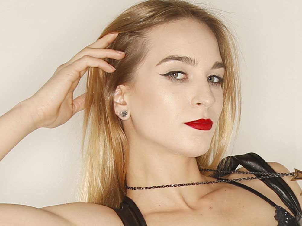 SUNshine Girl Miranda | Toronto Sun