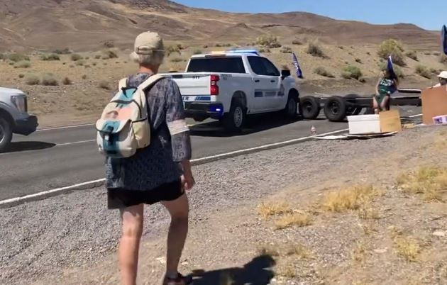 Nevada rangers plow through eco-warrior blockade near Burning Man ...