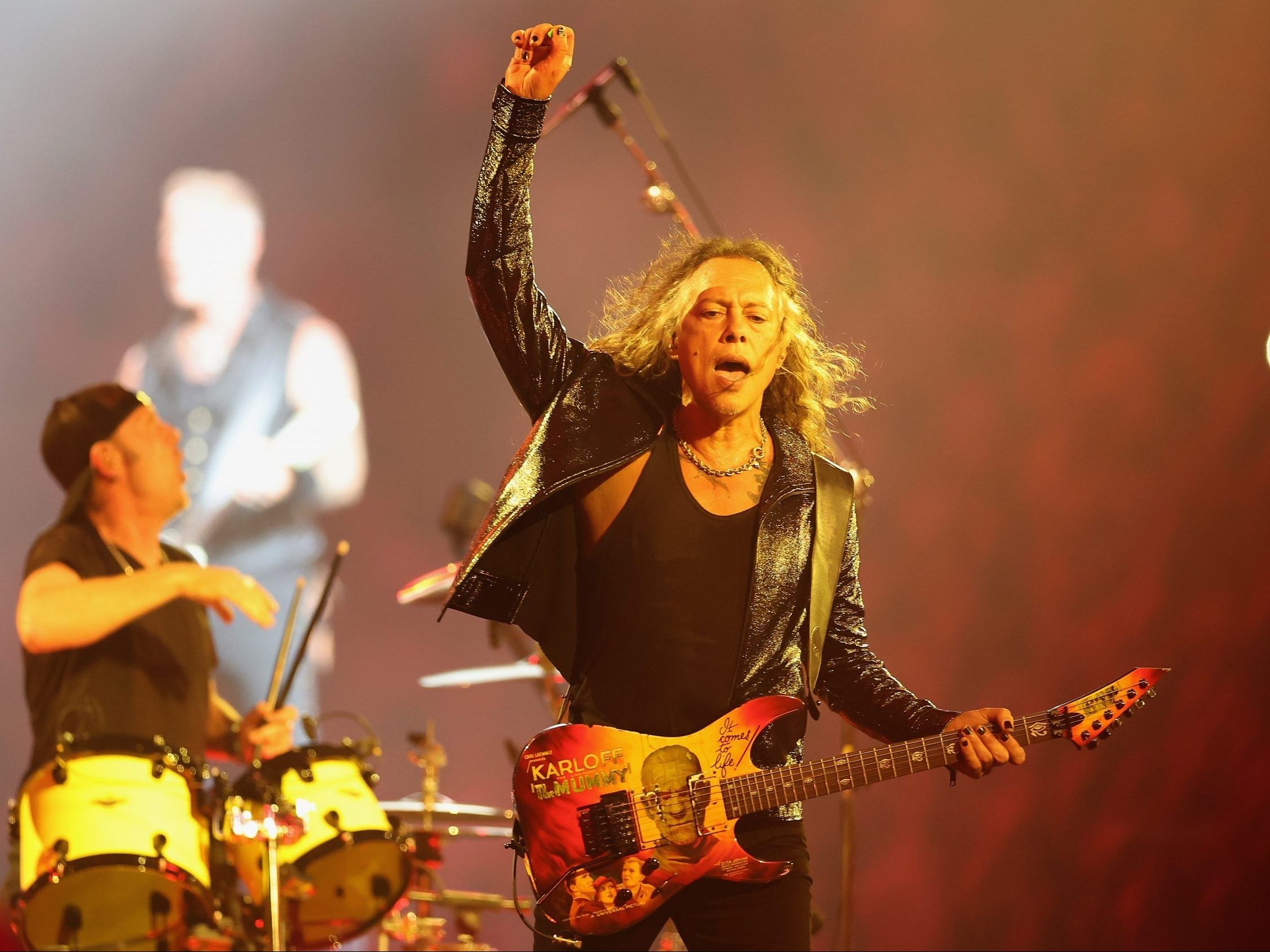 Metallica-loving dog storms concert in L.A., other offbeat offerings ...