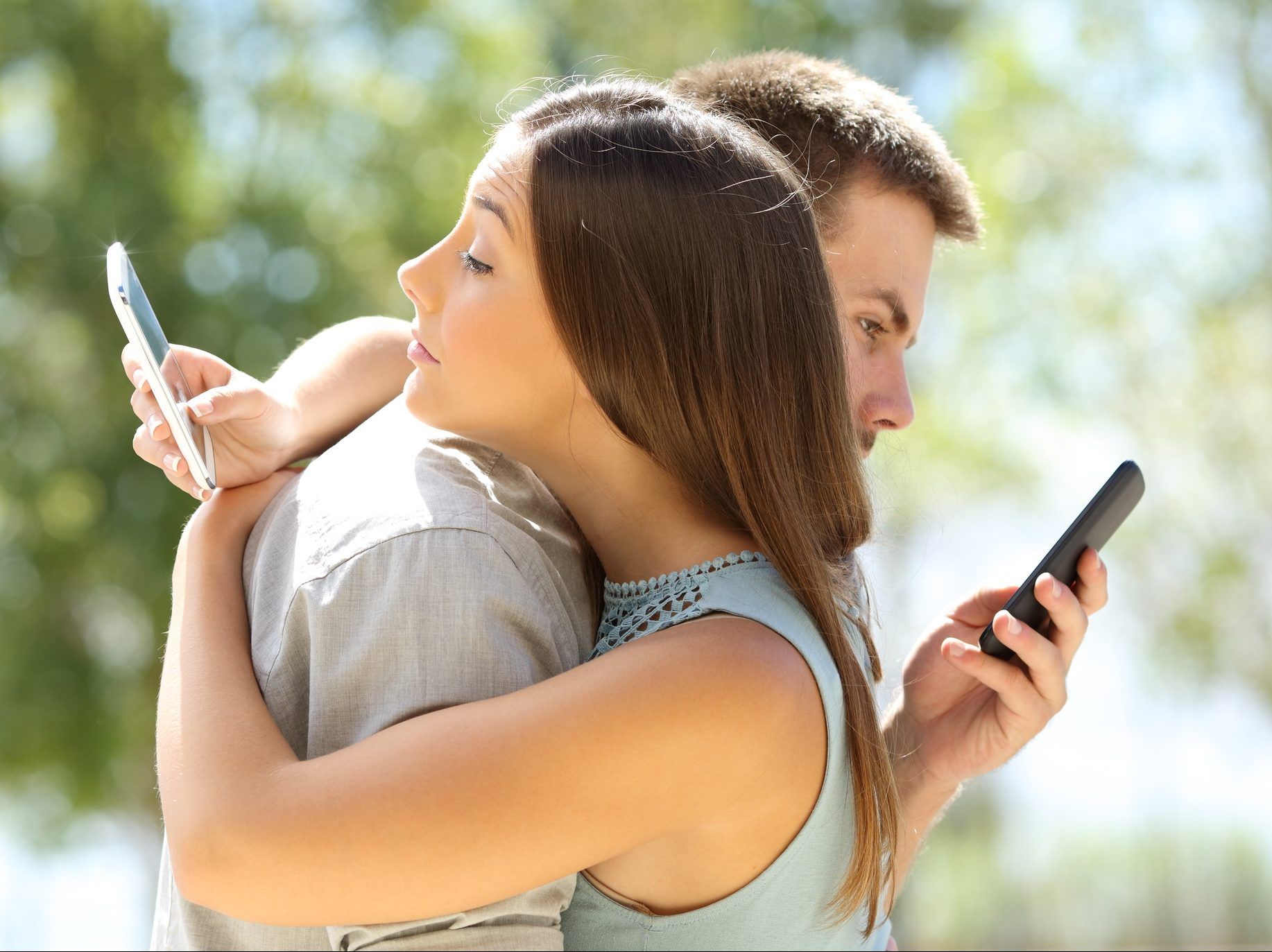 Do teens spend too much time on their phones? Yes, says a new study ...