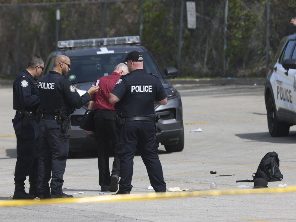 Toronto cop cleared by SIU in shooting of man armed with knife ...