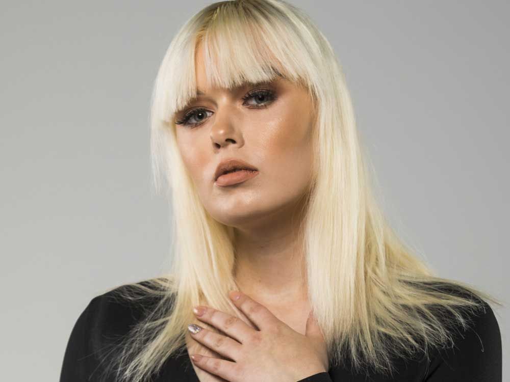 SUNshine Girl Erin | Toronto Sun