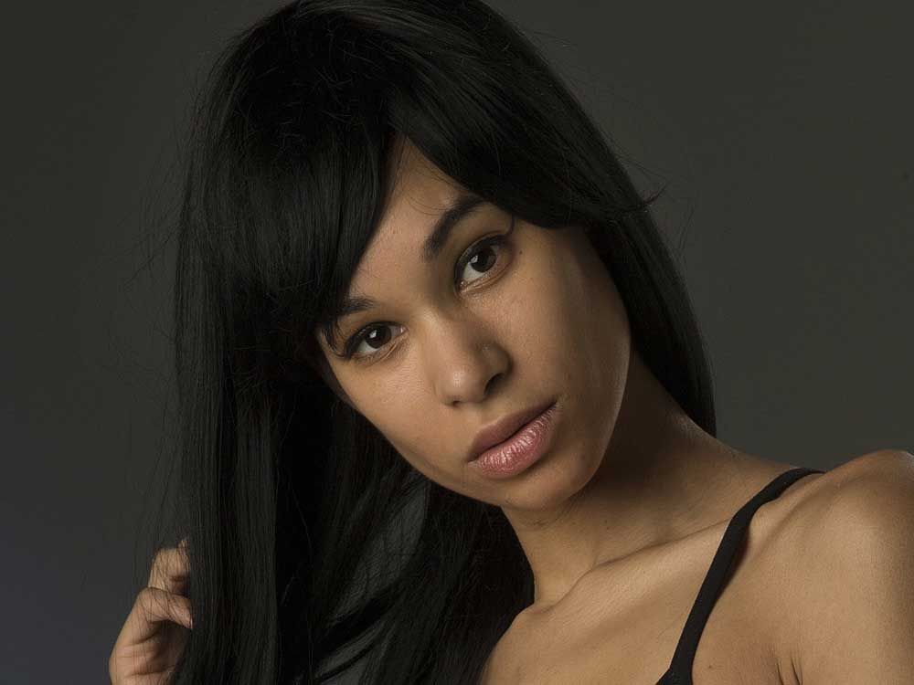 SUNshine Girl Honey | Toronto Sun