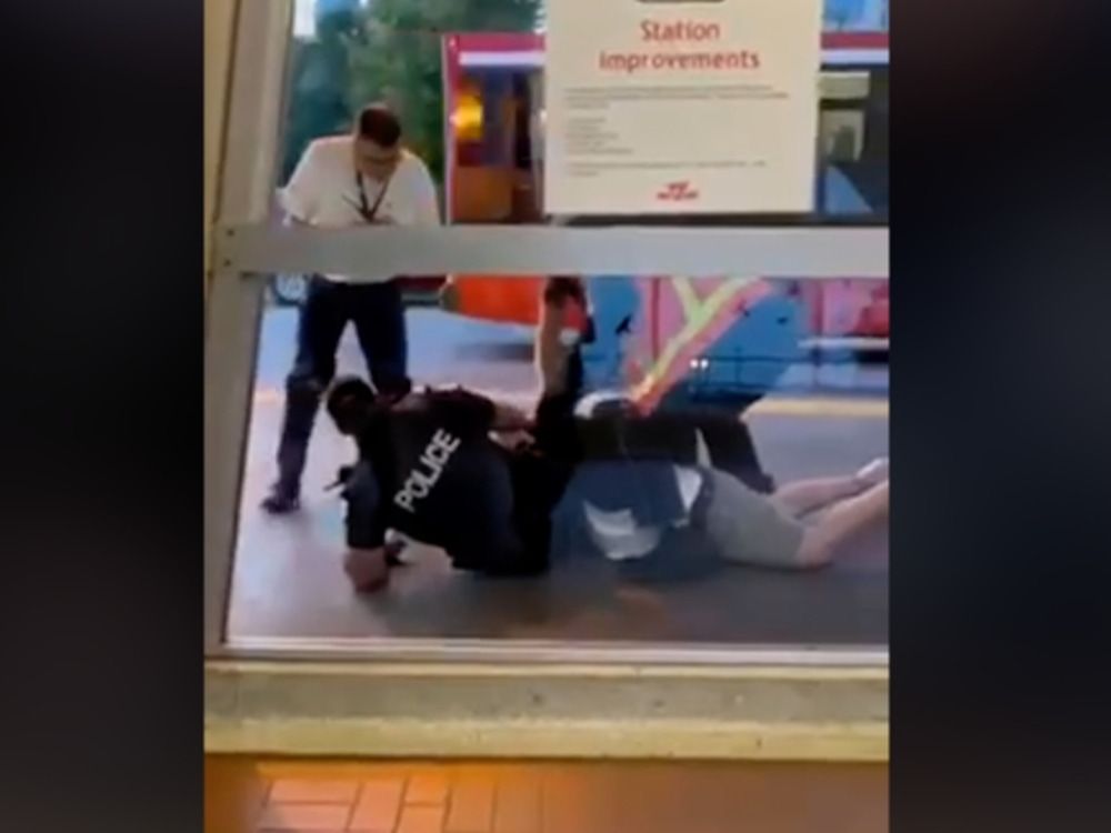 CAUGHT ON CAMERA: Officer injured, struggles on the ground during ...