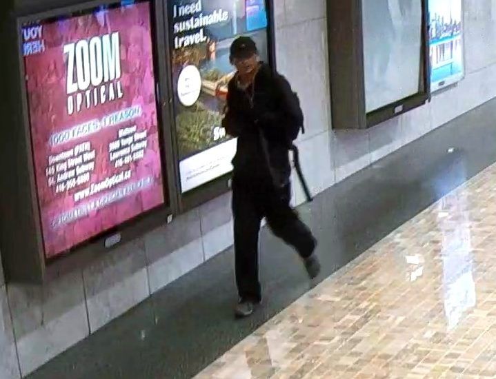 Man sought after pen ink sprayed in Toronto's Financial District | Toronto Sun