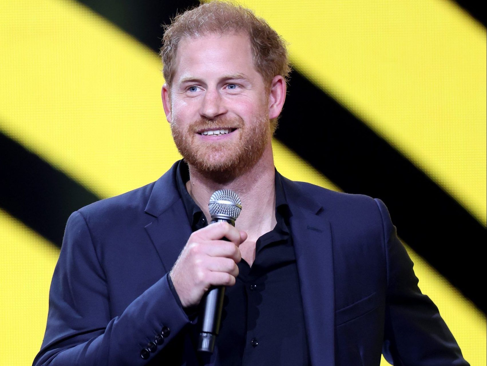 Prince Harry gives emotional speech to close Invictus Games | Toronto Sun