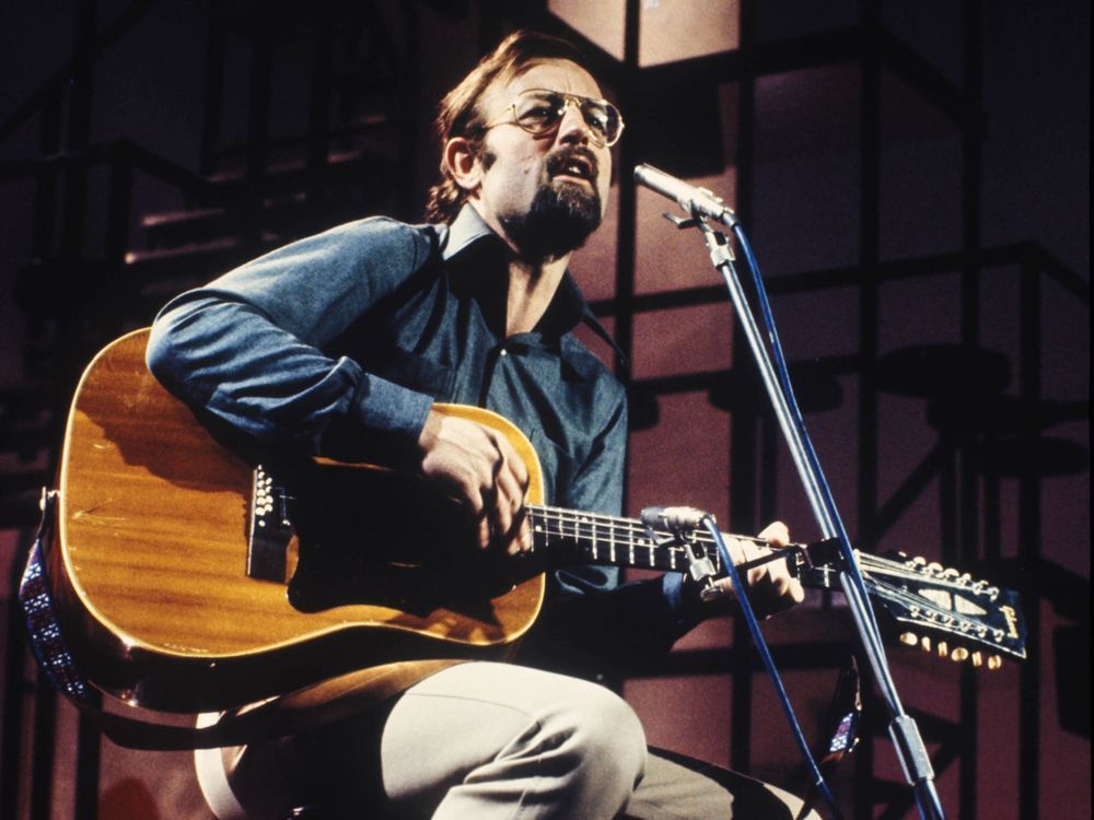Roger Whittaker, folk singer and expert whistler, dies at 87 | Toronto Sun