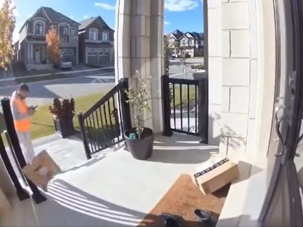 Delivery man hurls Amazon packages onto porch | Toronto Sun