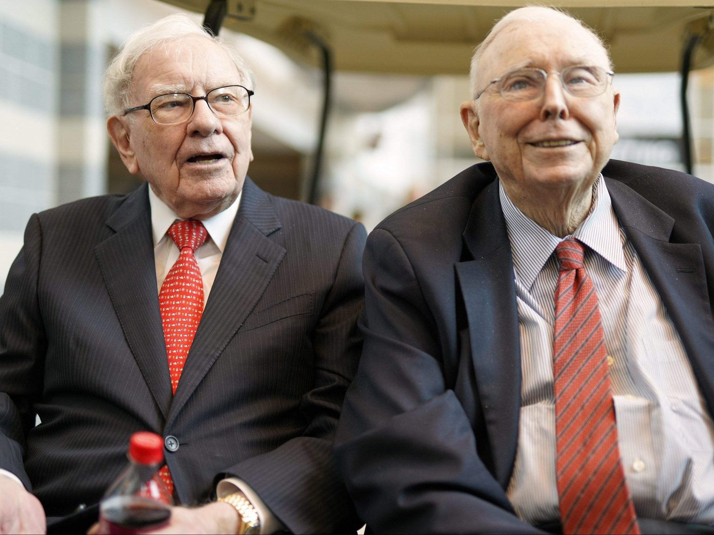Charlie Munger, who helped build Berkshire Hathaway, dies at 99 ...