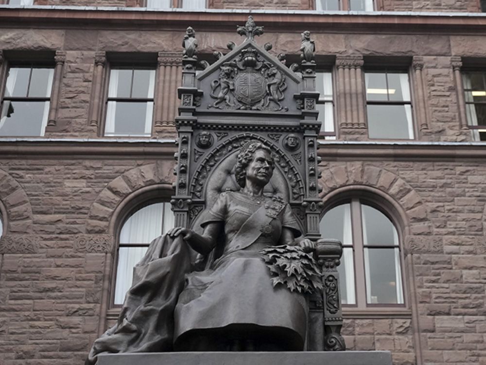 Statue of Queen Elizabeth II unveiled at Queen's Park | Toronto Sun
