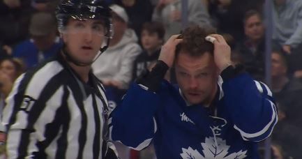 Maple Leafs' Max Domi pokes fun at bald opponent after fight | Grande ...