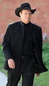 Who will replace Bonnie? Superfan? The Coach? The son? The drummer ...