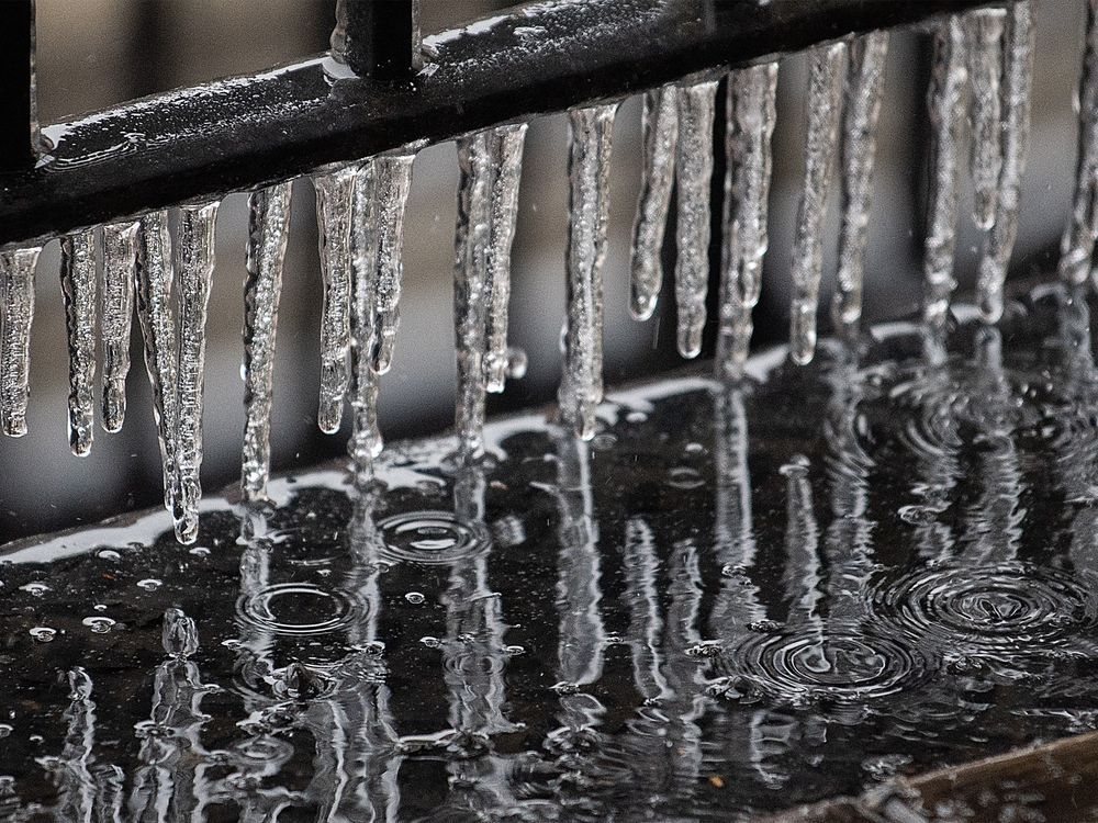 Northern Ontario faces freezing rain warnings as fog advisory persists ...