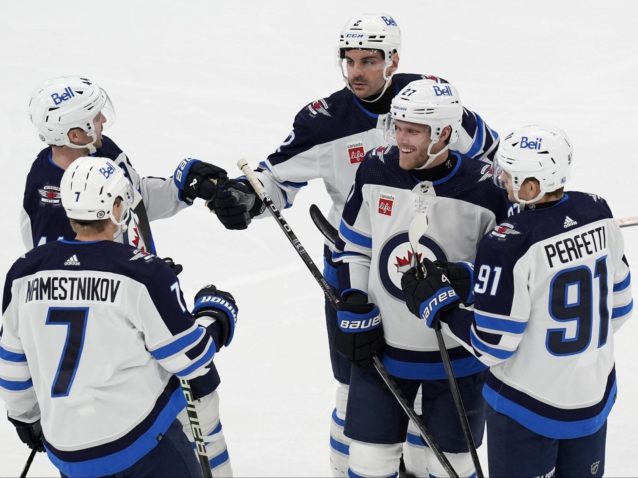 OH, CANADA!: Jets latest hot Canadian team Maple Leafs hope to cool ...