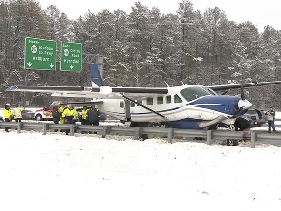 Plane Makes Emergency Landing On Virginia Highway Toronto Sun