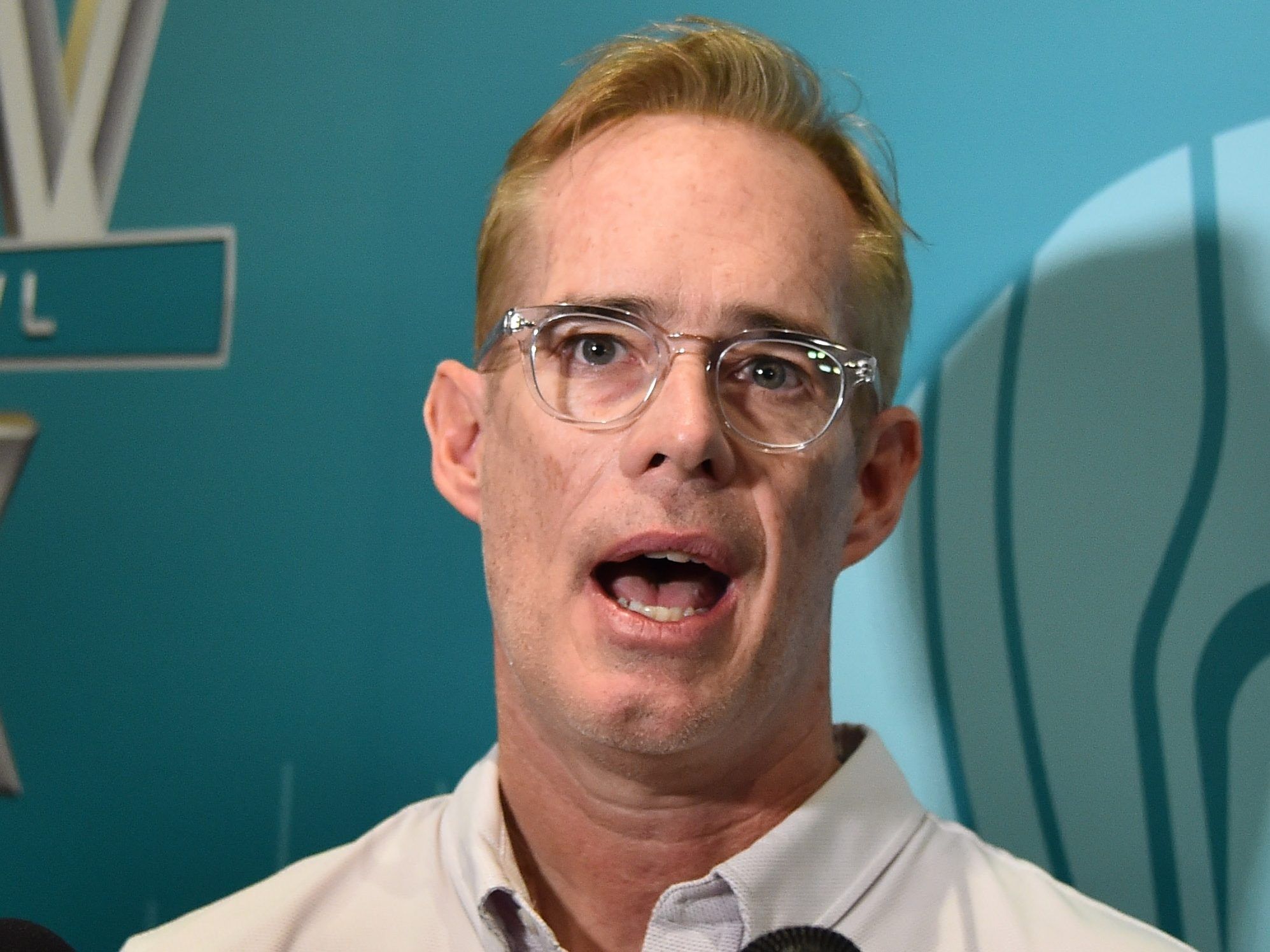 Joe Buck has no desire to be in Vegas, says Super Bowl will be 'mess ...