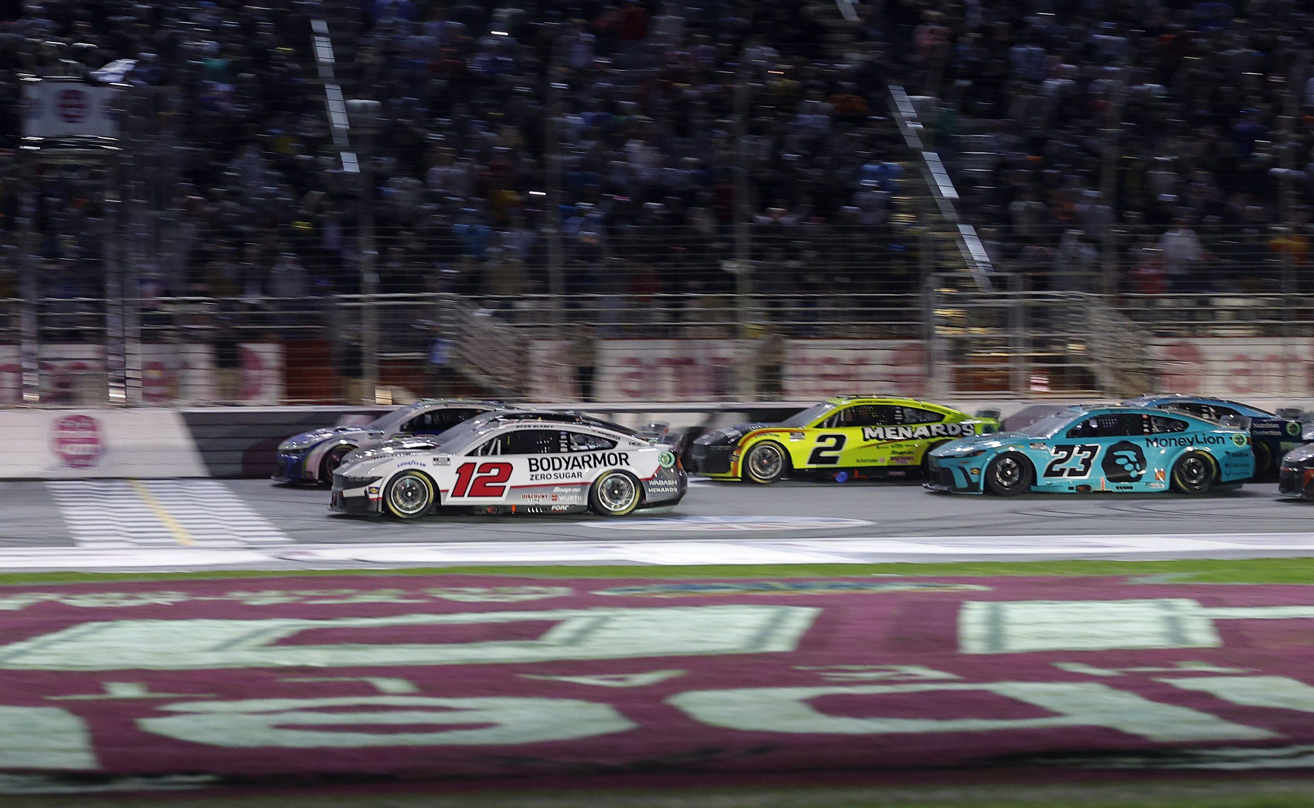 Suarez edges Blaney, Busch in thrilling 3-wide finish at Atlanta ...