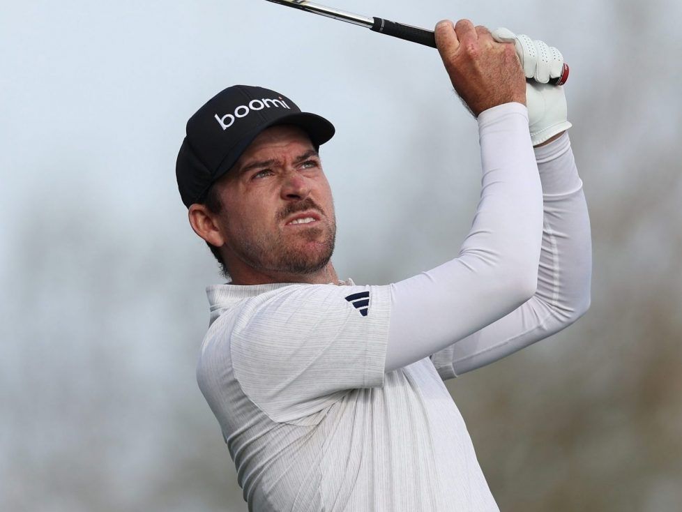 Nick Taylor takes 1-shot lead into Sunday at waterlogged Phoenix Open ...