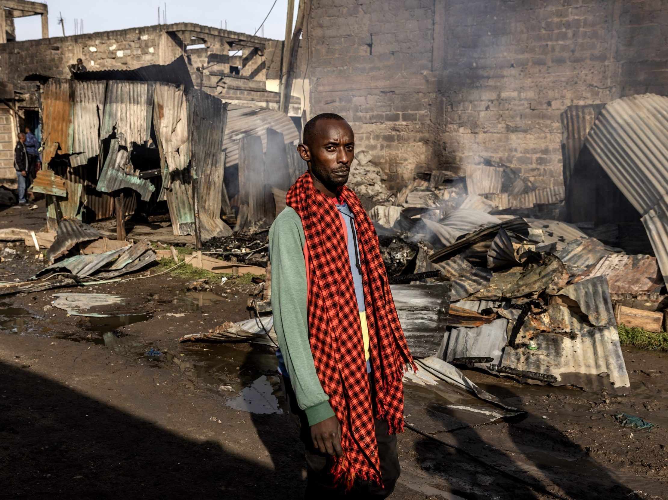 Fire set off by gas explosion in Kenya kills at least 3, injures 280 ...