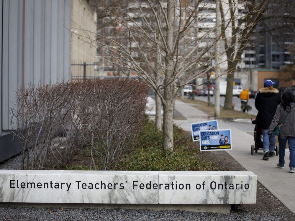 Ontario teachers awarded extra pay to compensate for wage restraint | Toronto Sun