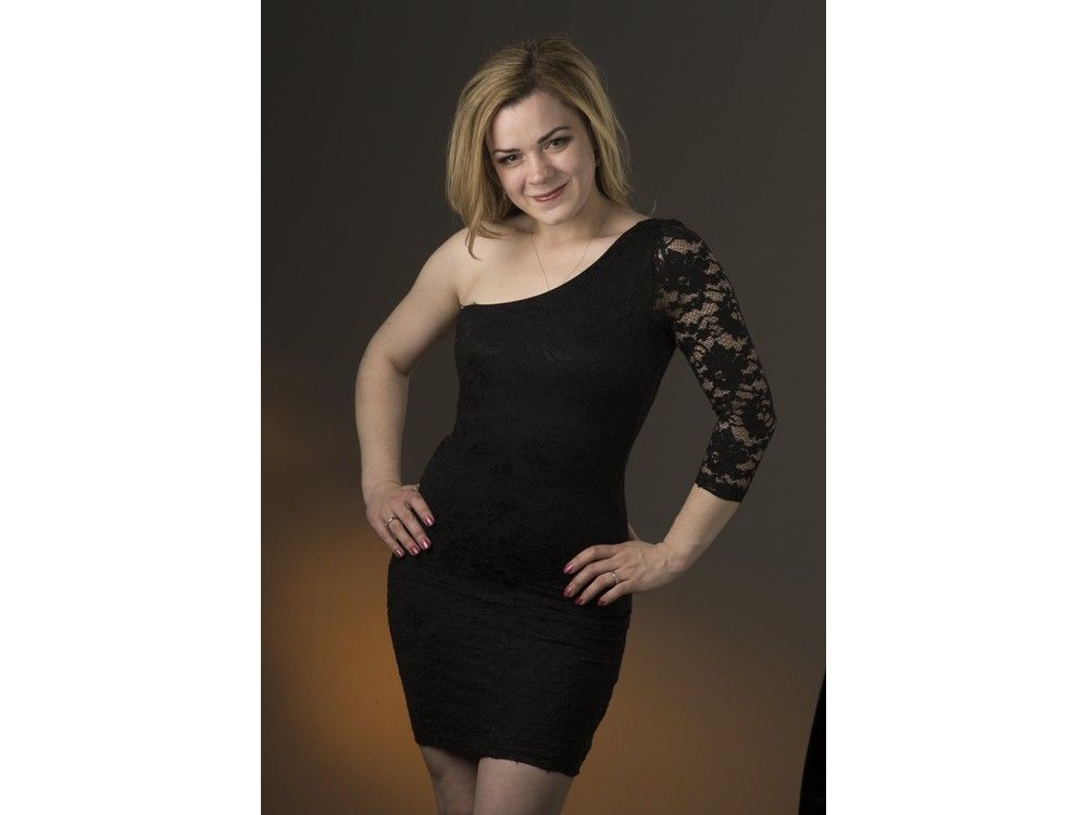 SUNshine Girl Vicky | Toronto Sun