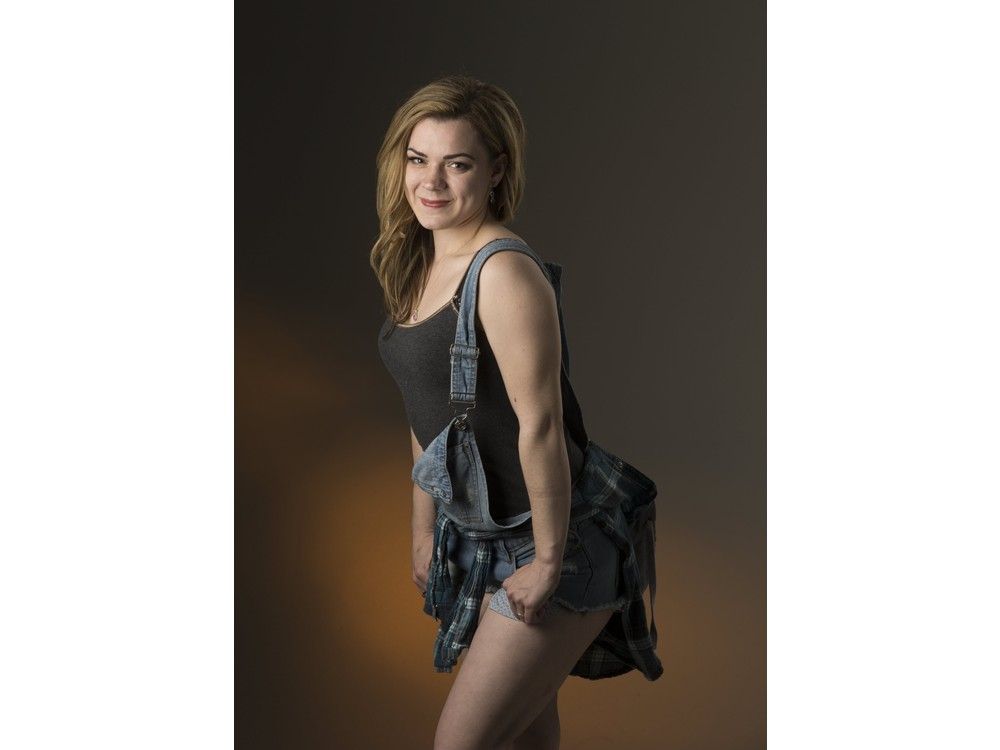 SUNshine Girl Vicky | Toronto Sun