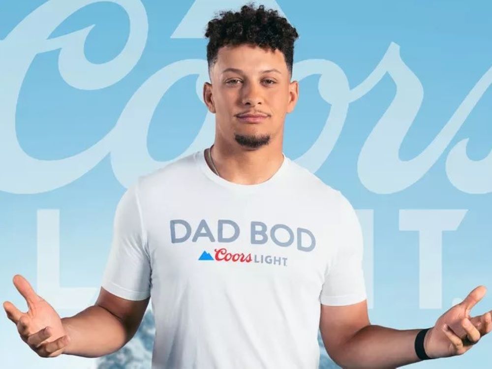 Patrick Mahomes teams up with Coors Light for ‘Dad Bod’ shirts | The ...