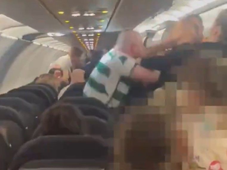 Unruly passenger punches airline crew, cops in scene caught on video ...