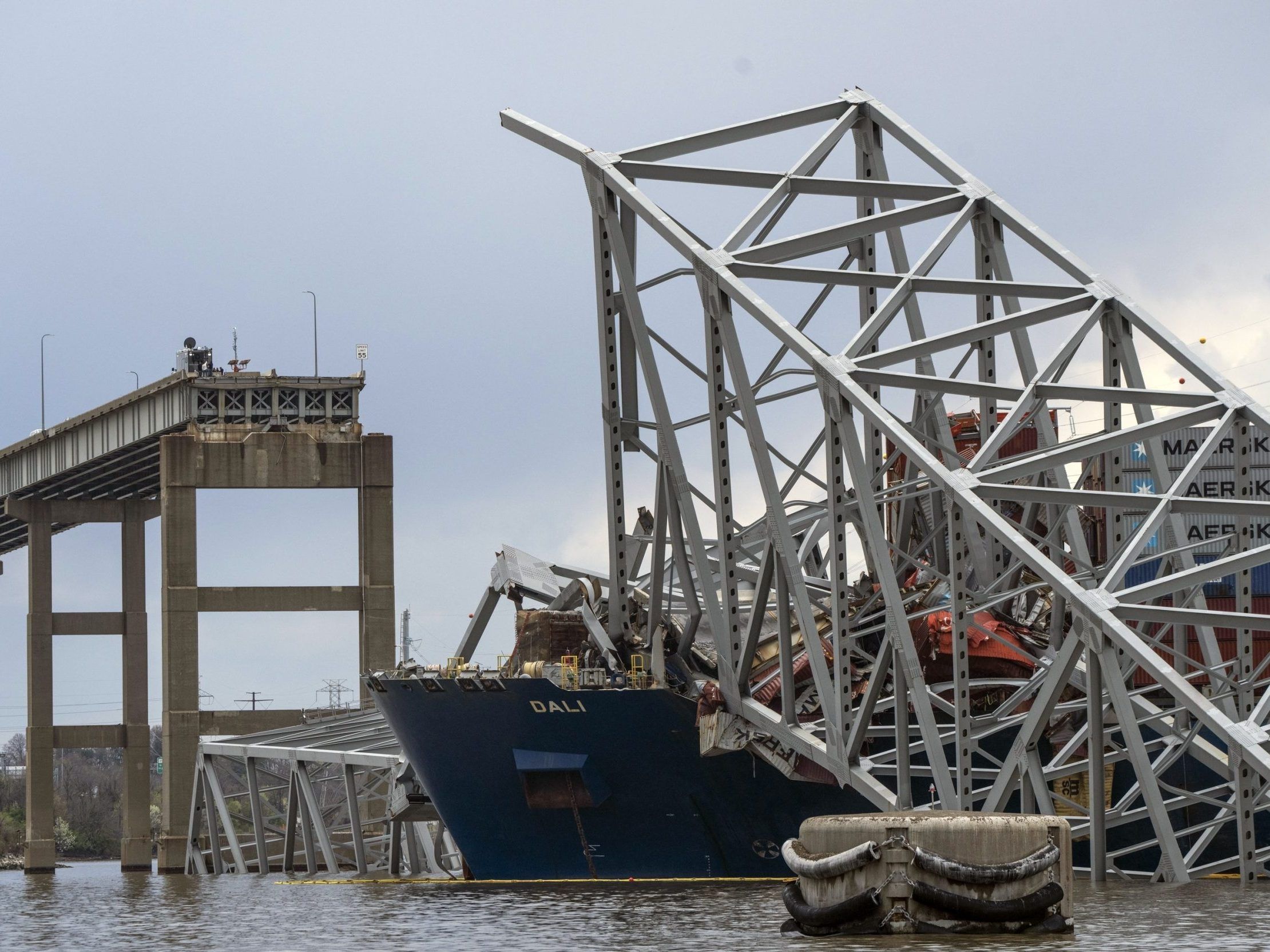 Crews begin removing containers from ship that hit Baltimore bridge ... Crews begin removing containers from ship that hit Baltimore bridge ...