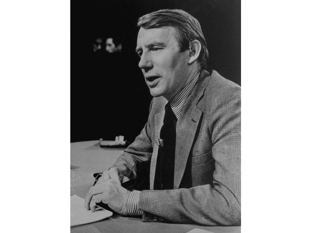 Robert MacNeil, creator and first anchor of PBS ’NewsHour,’ dies at 93 ...