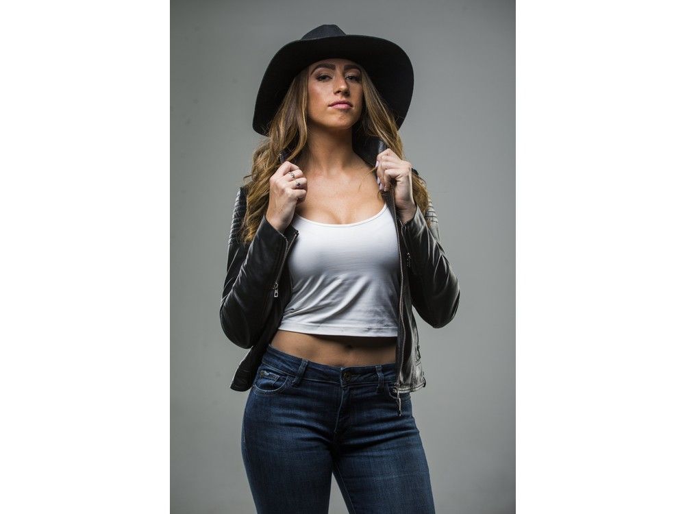 SUNshine Girl Danielle | Toronto Sun