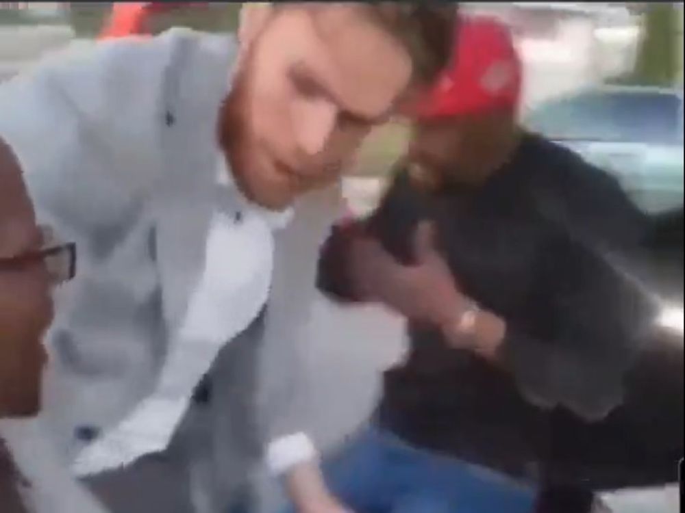 Oilers' Connor McDavid accosted by ‘cringey’ fans while buying beer ...