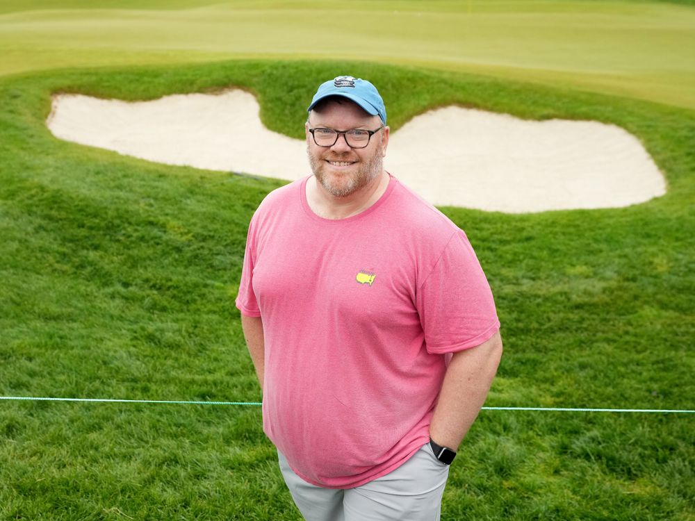 Fan steps in to caddie after famed looper Fluff Cowan can't continue ...