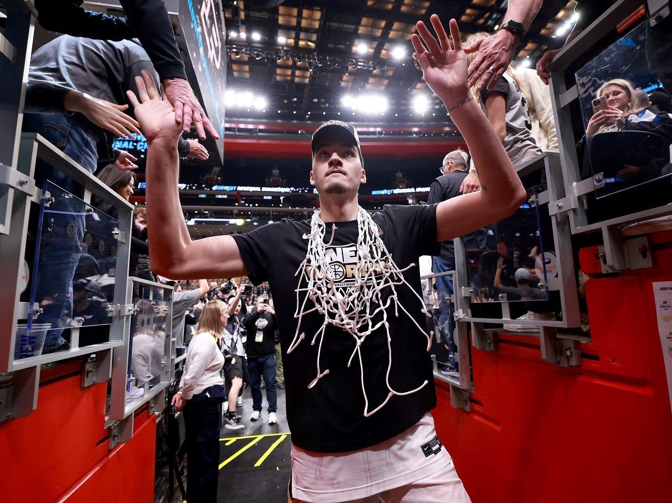Toronto's Zach Edey drafted 9th overall by Memphis Grizzlies | Toronto Sun Toronto's Zach Edey drafted 9th overall by Memphis Grizzlies | Toronto Sun