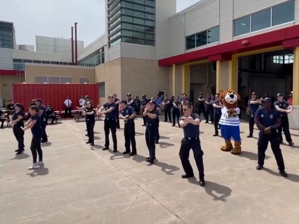 Mississauga firefighter recruits show off dance moves en masse ...
