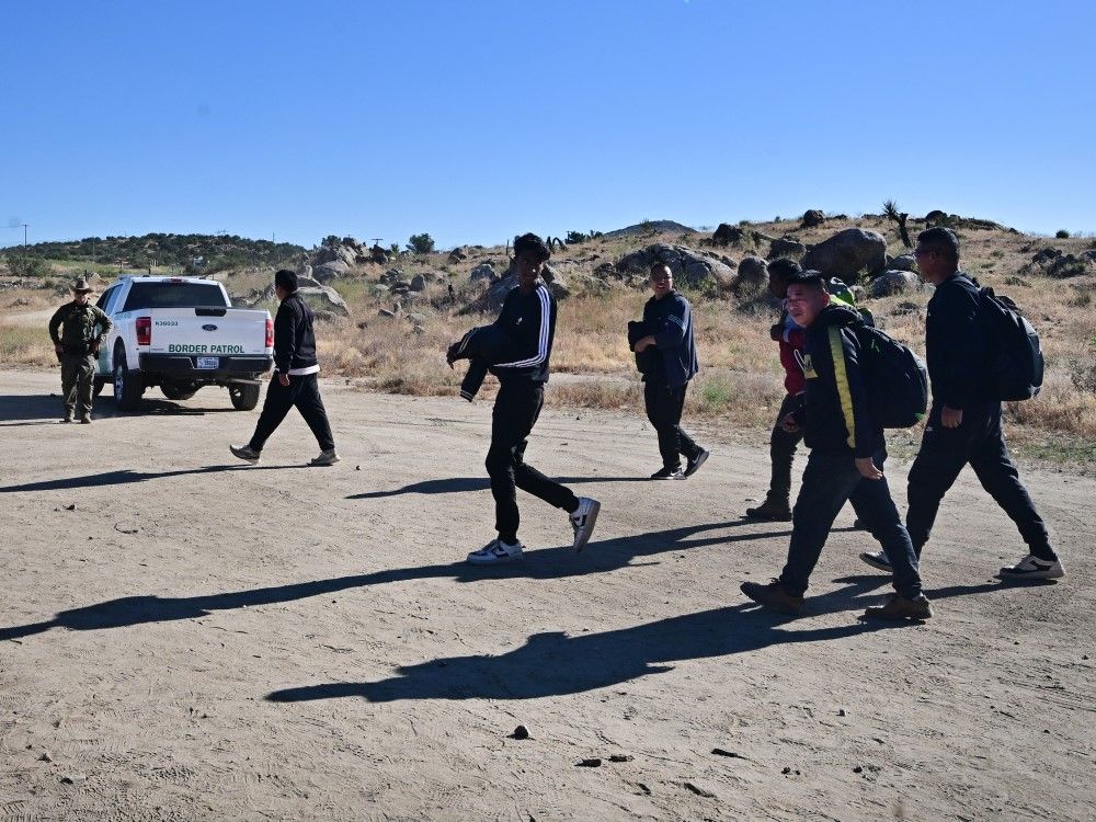 Migrants Rattled And Unsure As U S Deportations Begin Under New Rule