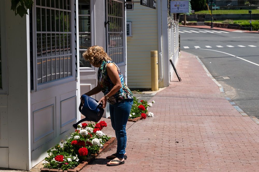 Sandy Hook shooting survivors to graduate with mixed emotions | Toronto Sun