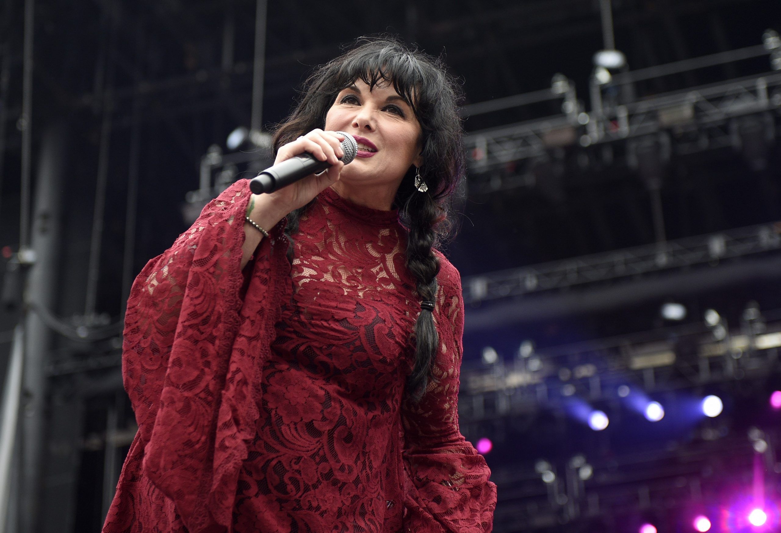 Ann Wilson announces cancer diagnosis, postpones Heart tour | Toronto Sun