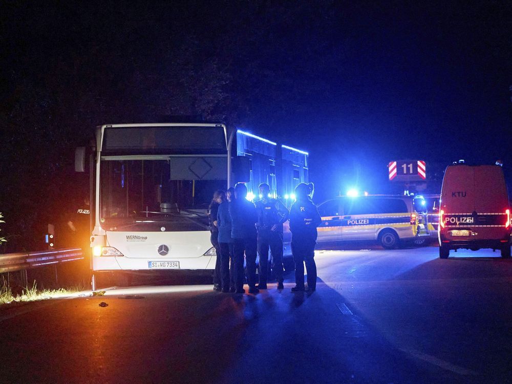 6 people hurt in a knife attack on a bus in Germany | Toronto Sun