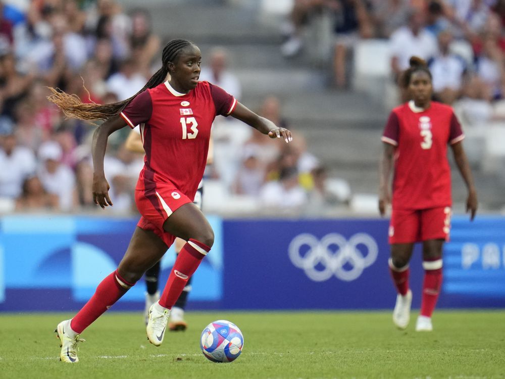 Canadian Simi Awujo turning pro with Manchester United | Toronto Sun