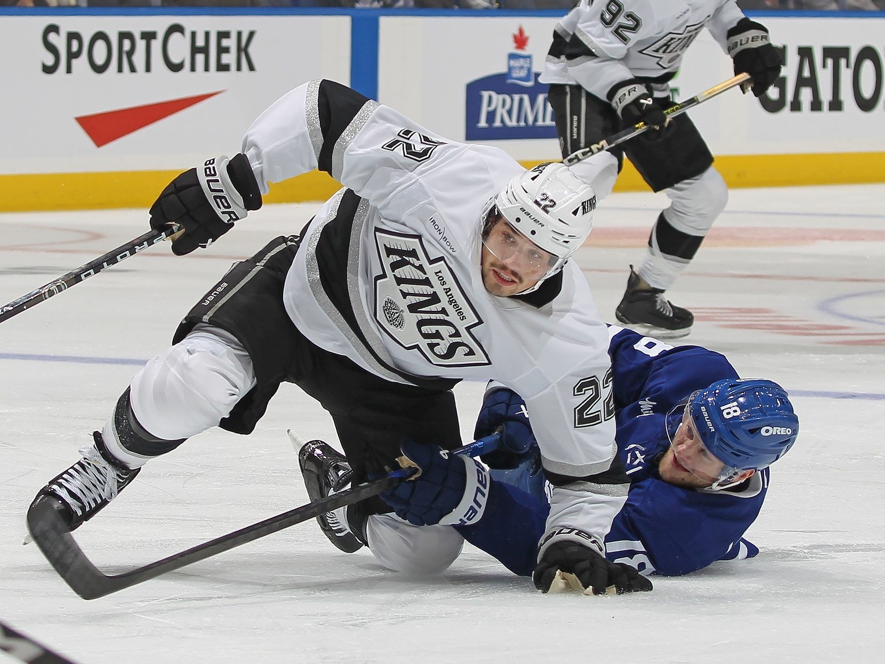 Matthews scores first goal, McMann adds pair as Maple Leafs beat Kings ...